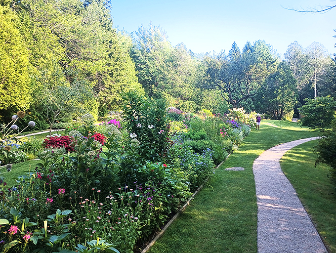 Bloom with a view! This floral freeway offers a colorful pit stop on your coastal cruise.