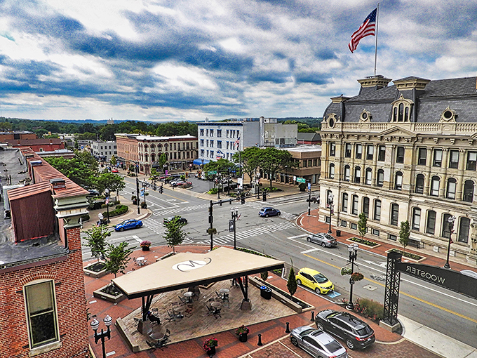 Wooster's downtown: Where Norman Rockwell meets hipster haven. Brick-paved streets and charming storefronts create a scene straight out of a nostalgic daydream.