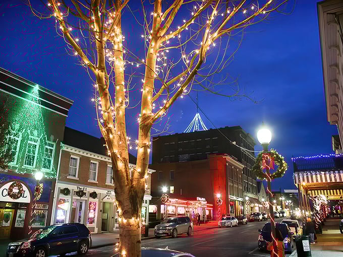 Who needs Times Square when you've got this? Athens' holiday spirit could power a small country &ndash; or at least a really festive block party.