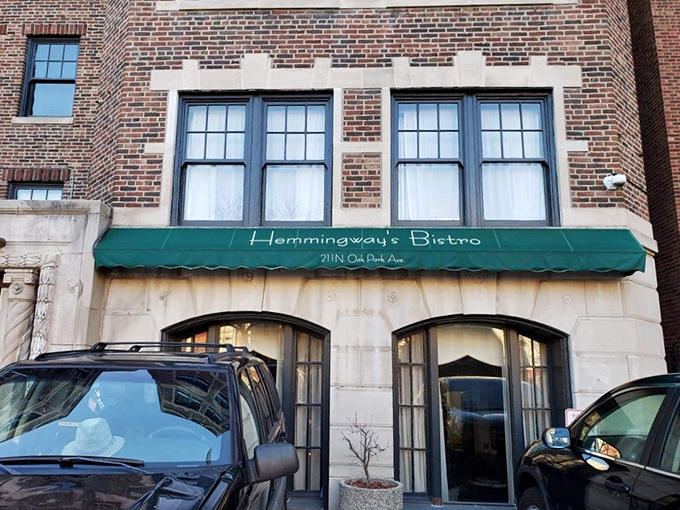 Dine al fresco in style! The lush patio at Bistro Campagne is perfect for savoring French cuisine under the Chicago sky.