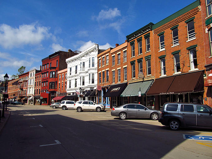 Time-travel without the DeLorean! Galena's storefronts are more inviting than a warm apple pie on Grandma's windowsill.