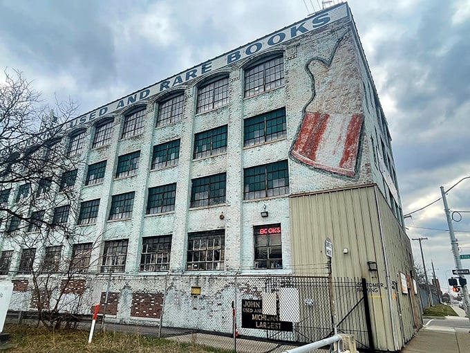 Forget the GPS, let the giant "KING BOOKS" sign guide you to this papery paradise.