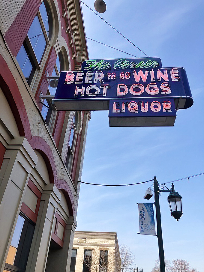 Roadside revelation! Discover a slice of Americana where the chili flows freely and the stories are as rich as the menu.