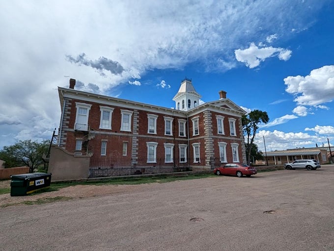 Detour alert! This courthouse is serving justice with a side of history. No objections here, Your Honor!