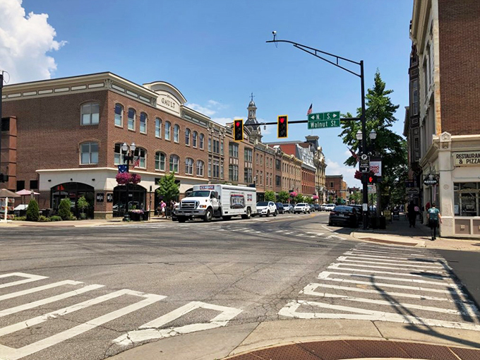 Campus calling! Wooster's collegiate atmosphere might have you considering a mid-life career change. Time to hit the books... or just the local pub.