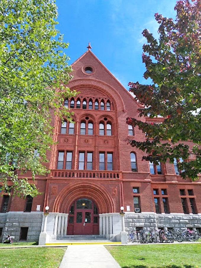 Grand arches and intricate brickwork &ndash; this entrance is more inviting than a warm apple pie on a crisp Vermont afternoon. Step inside for a feast for the eyes!
