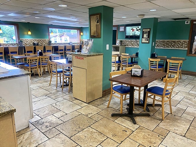 Step into a time warp of teal and timber. This retro-chic interior serves up nostalgia alongside its pastries, transporting you to a simpler, sweeter era.