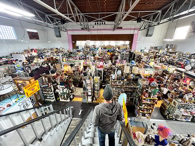 Treasure hunters, prepare yourselves! This antique wonderland is packed tighter than your grandma's attic, but infinitely more organized.