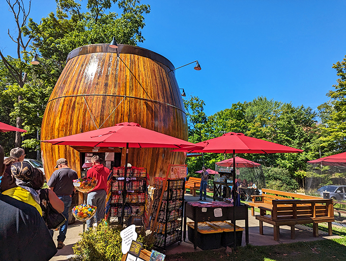 Step right up to the quirkiest snack stop in town! This barrel-shaped beauty serves up smiles and root beer floats with equal gusto.