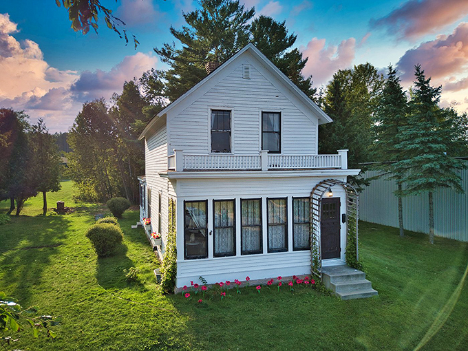 Home sweet home! Judy Garland's childhood abode stands proudly, a time capsule of dreams and stardust.
