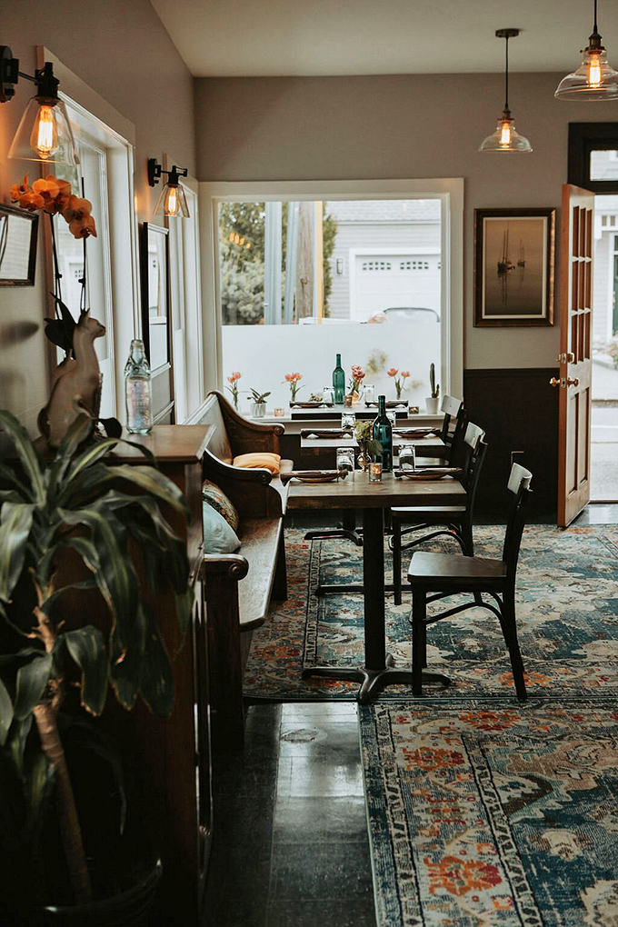Step into a cozy time machine! Franny's interior blends vintage charm with modern comfort, creating the perfect backdrop for culinary adventures.