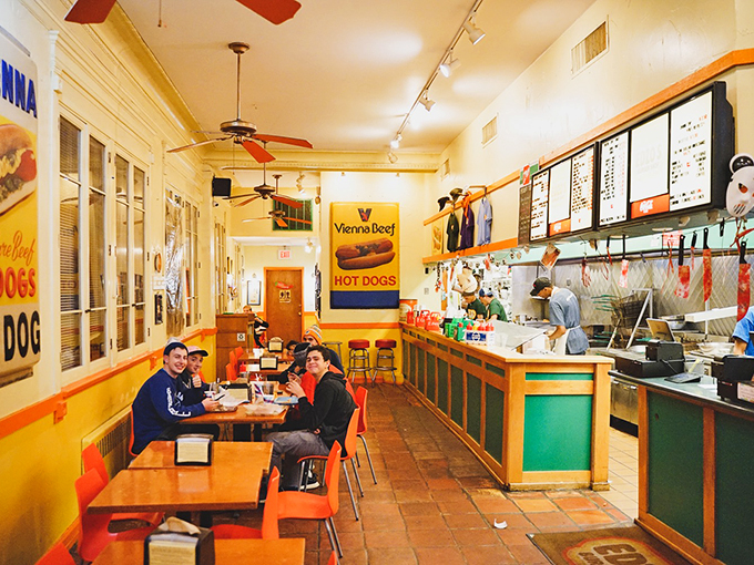 Step inside and feast your eyes on this retro wonderland. It's like the 1950s and your taste buds had a beautiful baby.