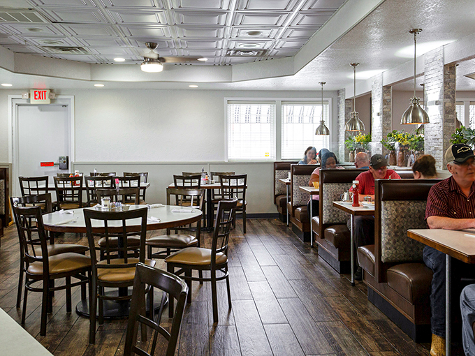 Step into a time capsule of cozy Americana. This dining room's got more charm than a Norman Rockwell painting, with a side of small-town gossip.