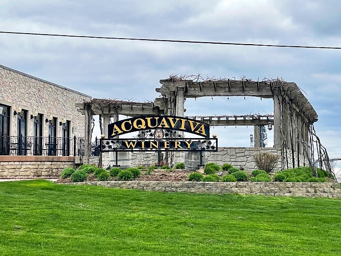 Old World charm meets Midwest hospitality. Acquaviva's stunning architecture is like a slice of Italy transplanted to the heartland.