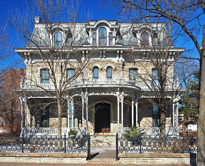 Pit stop perfection! Trade gas station snacks for a taste of Gilded Age grandeur at this architectural gem.