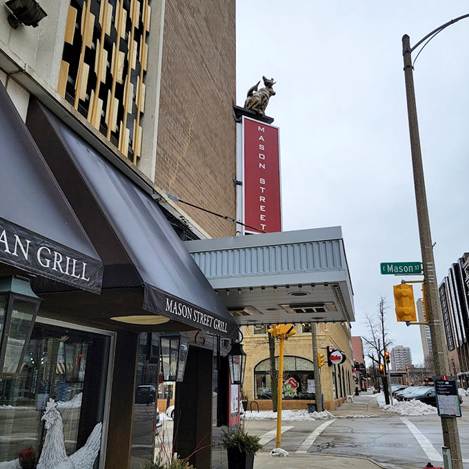 Mason Street Grill: Sleek sophistication meets old-world charm. Is that a phantom waiter, or just impeccable service?