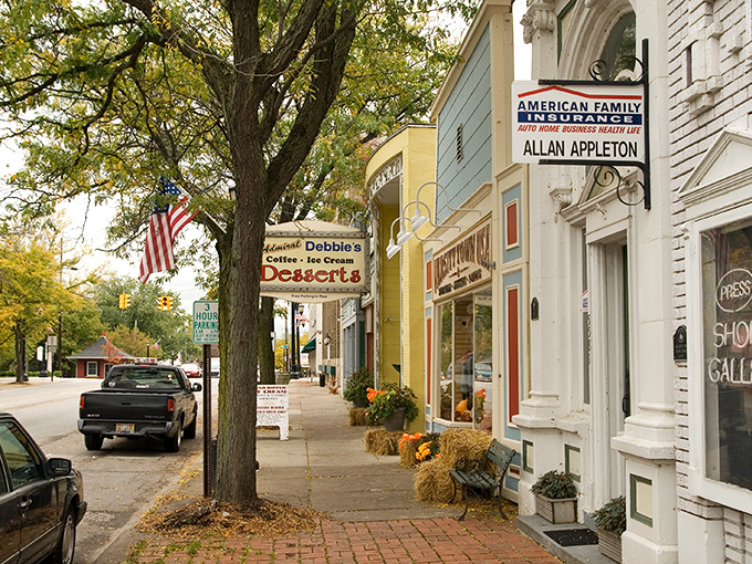 Ahoy, landlubbers! Vermilion's waterfront is so picturesque, you'll swear you've sailed into a postcard. Time to channel your inner Popeye!