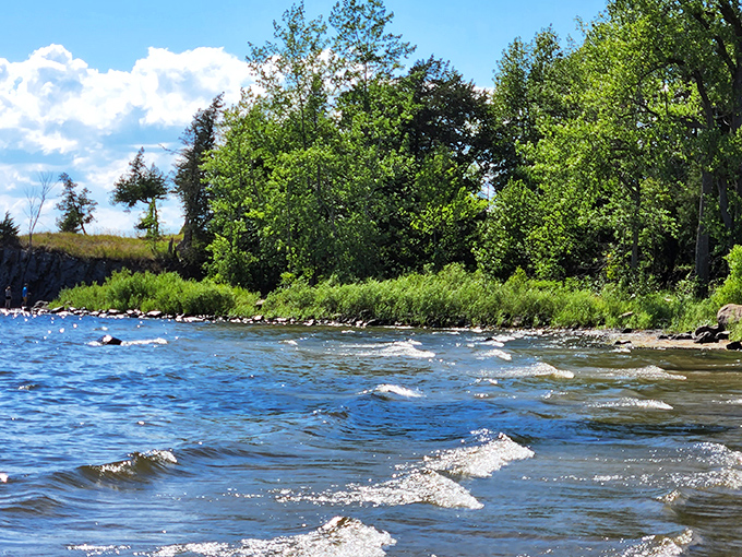 Postcard-perfect vistas: Lake Champlain unfurls like nature's own IMAX screen, no 3D glasses required.