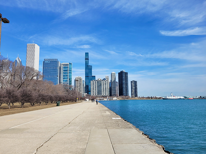 The Windy City's front porch! Chicago's Riverwalk offers urban tranquility that's more refreshing than a cold beer on a hot summer day.