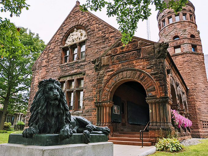 Navigate by the stars &ndash; or just follow the signs to this architectural marvel housing wonders both earthly and cosmic.