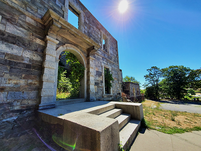 Who needs a convertible when you've got a roofless mansion? Park your imagination here and let the stories unfold.