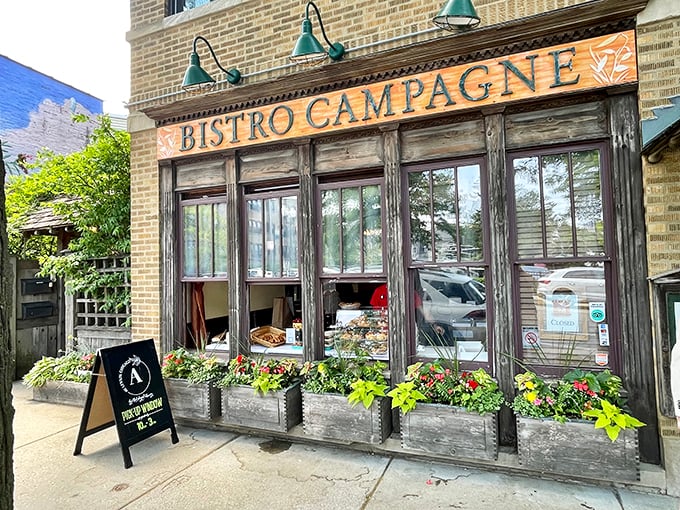 Write your own gastronomic story! Hemmingway's outdoor seating is the perfect setting for creating delicious memories.