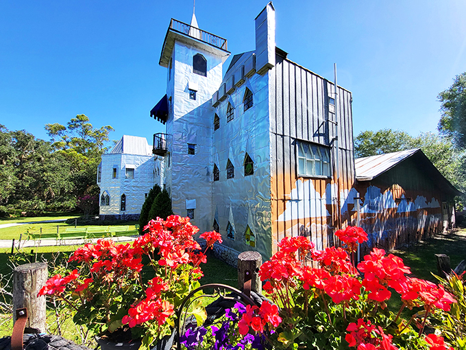 Knights of the highway, rejoice! Solomon's Castle is the perfect place to park your metal steed.