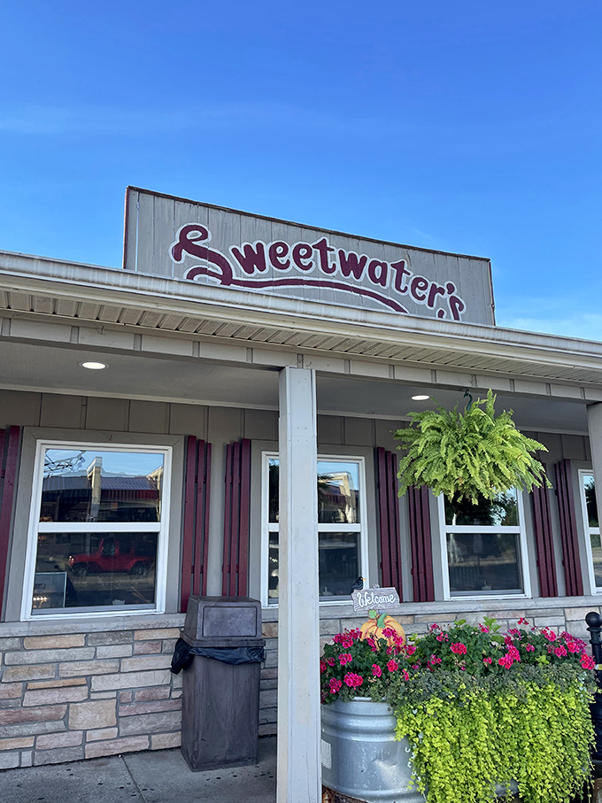 Road trip rule #1: Always brake for fresh donuts. This Kalamazoo gem is your new favorite pit stop.