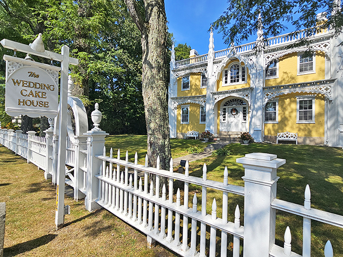 Who needs breadcrumbs when you can follow the trail of buttercream to this fairytale pit stop?