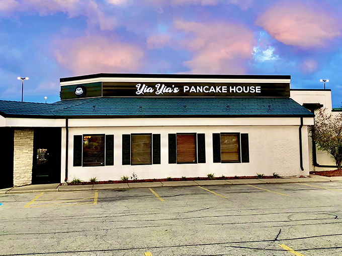 Pancake paradise found! Yia Yia's looks ready to serve up stacks higher than the Sears Tower. Bring your appetite and elastic waistbands!