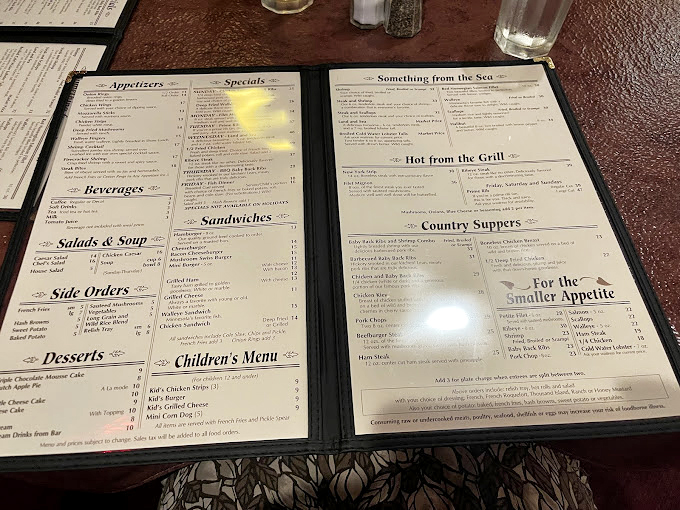 Decisions, decisions! This menu is like a greatest hits album of comfort food classics. Your taste buds are about to go on a nostalgic journey.