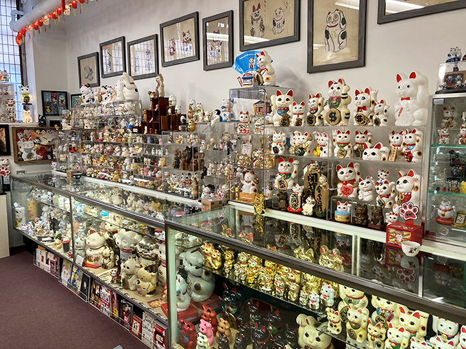 3. classic lucky cats