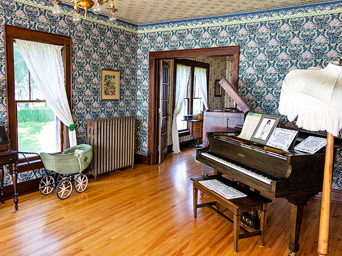 Step into a 1920s time warp! This room's wallpaper could tell tales of a young Frances Gumm's first melodies.