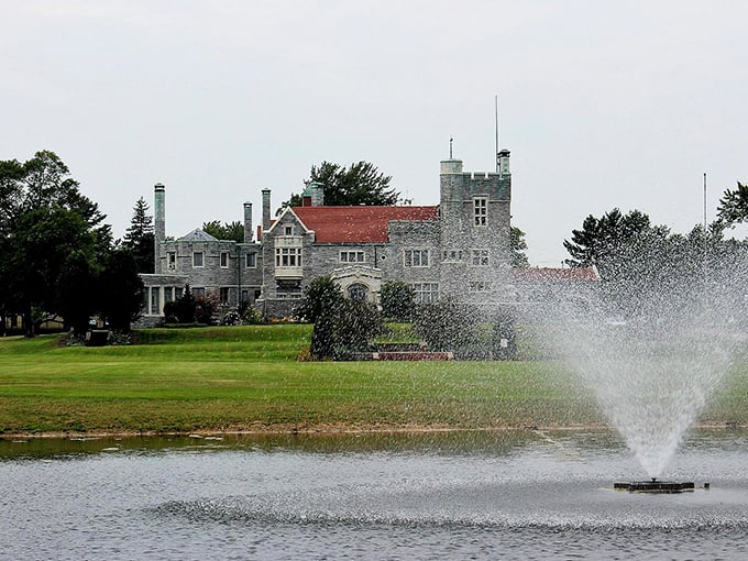 "Fountain of youth? More like fountain of 'ooh!' This view's got me feeling like royalty on a budget vacation."
