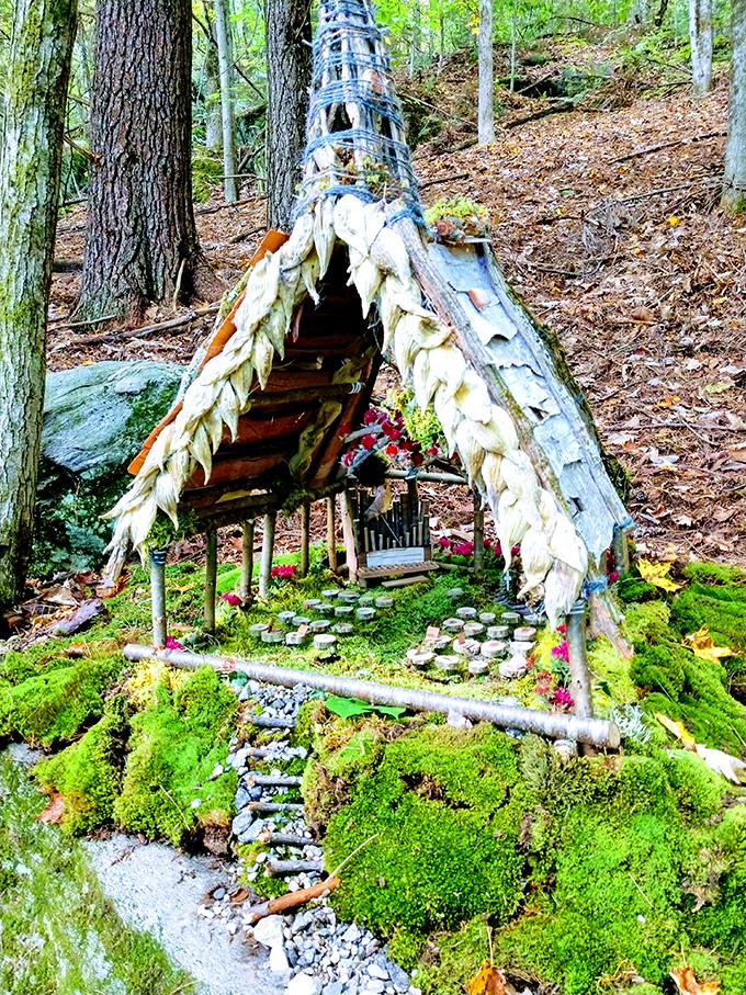 Who knew fairies were such theater buffs? This miniature marvel puts Broadway to shame. Tony Awards for tiny actors, anyone?