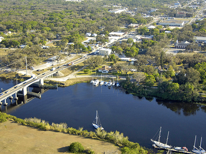 Bird's eye candy! LaBelle's layout is prettier than a patchwork quilt made by your favorite grandma.