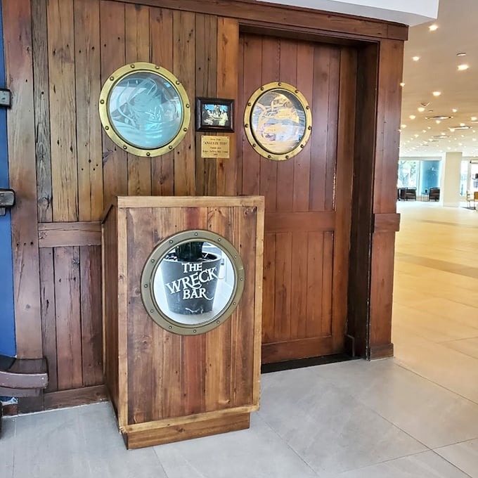 Dive into dinner at The Wreck Bar! Watch mermaids swim by as you sip tropical concoctions. It's "The Little Mermaid" meets "Cheers."