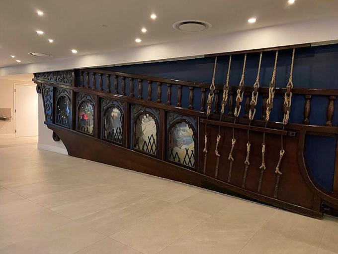 Underwater views without the scuba gear! The Wreck Bar's portholes offer a glimpse into a world where cocktails and sea life coexist.