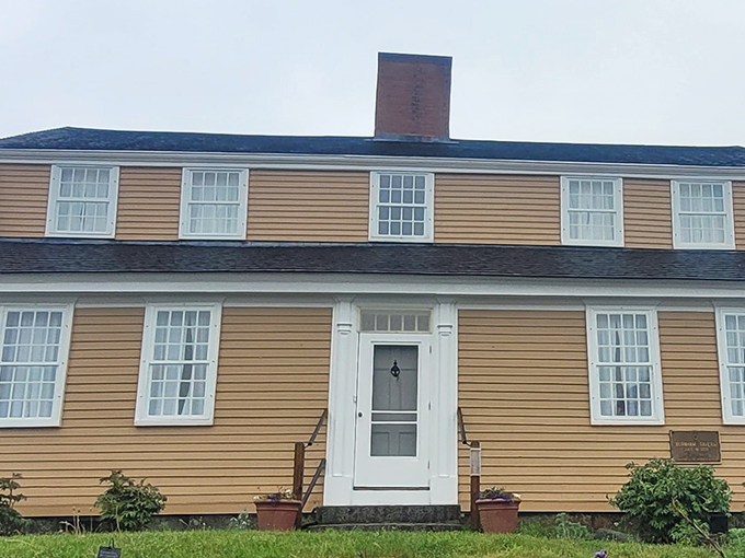 Road trip rule: Always stop where Paul Revere might have grabbed a pint. This tavern fits the bill!