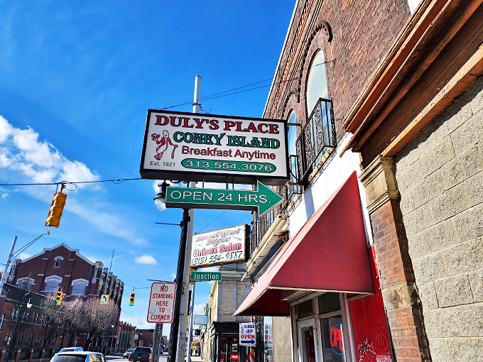 Midnight pitstop paradise! When the road gets long, Duly's Place is there with a warm welcome and even warmer chili dogs.