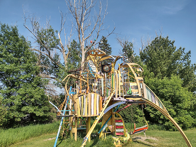 Art breaks free from gallery walls in this 43-acre wonderland. It's like Jurassic Park, but with sculptures instead of dinos!