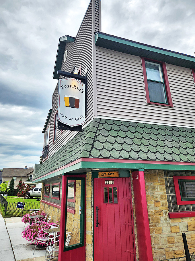 Frankie's: Where the beer flows as freely as the laughter, and the food's no joke.