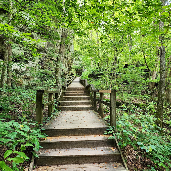 Giant City's 'streets' of sandstone: It's like a maze for giants. Just don't expect to find a Starbucks around the corner.