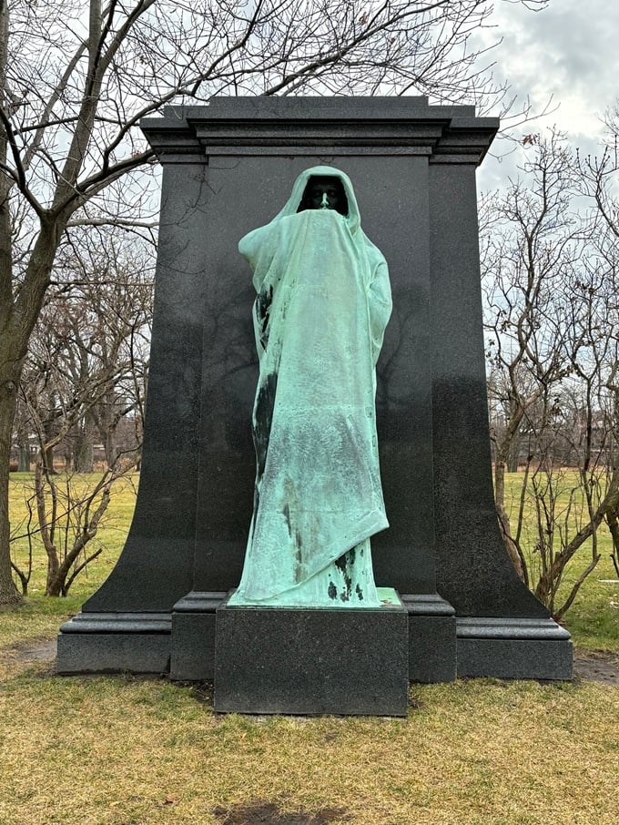 Meet the Eternal Silence statue, Chicago's very own Sphinx. Just don't look into its eyes &ndash; spoiler alerts aren't fun!