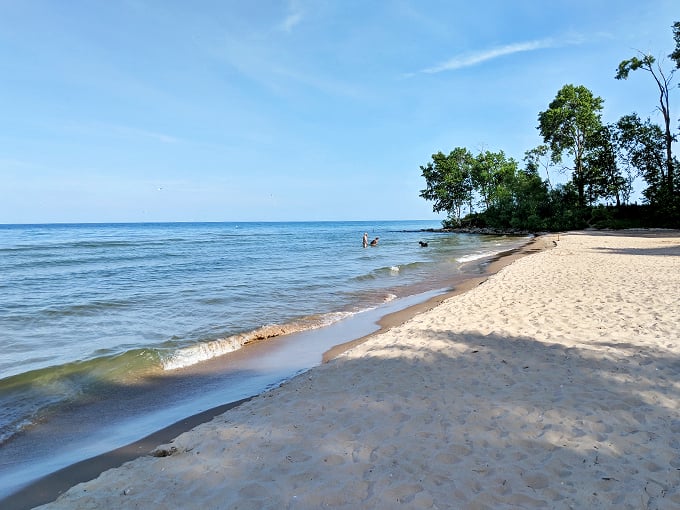 Sunbathers and sandcastle architects, rejoice! Harrington Beach is your canvas. Just watch out for overzealous seagull art critics.