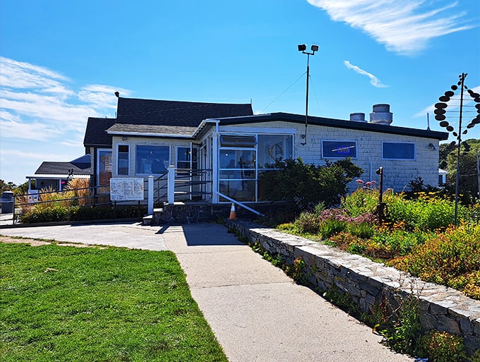 The Lobster Shack at Two Lights: Where lighthouses keep watch over lunch! This cozy spot serves up views as delicious as its lobster rolls.