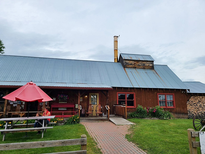 Red barn, green grass, and liquid gold. Bragg Farm serves up a slice of Vermont paradise with a side of syrup.
