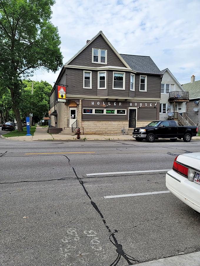 Pit stop perfection: Stretch your legs and bowl a frame at this time-capsule tavern.