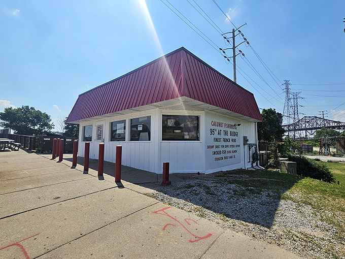 Red roof, white walls, blue sky &ndash; Calumet Fisheries is as American as apple pie, but way more delicious.