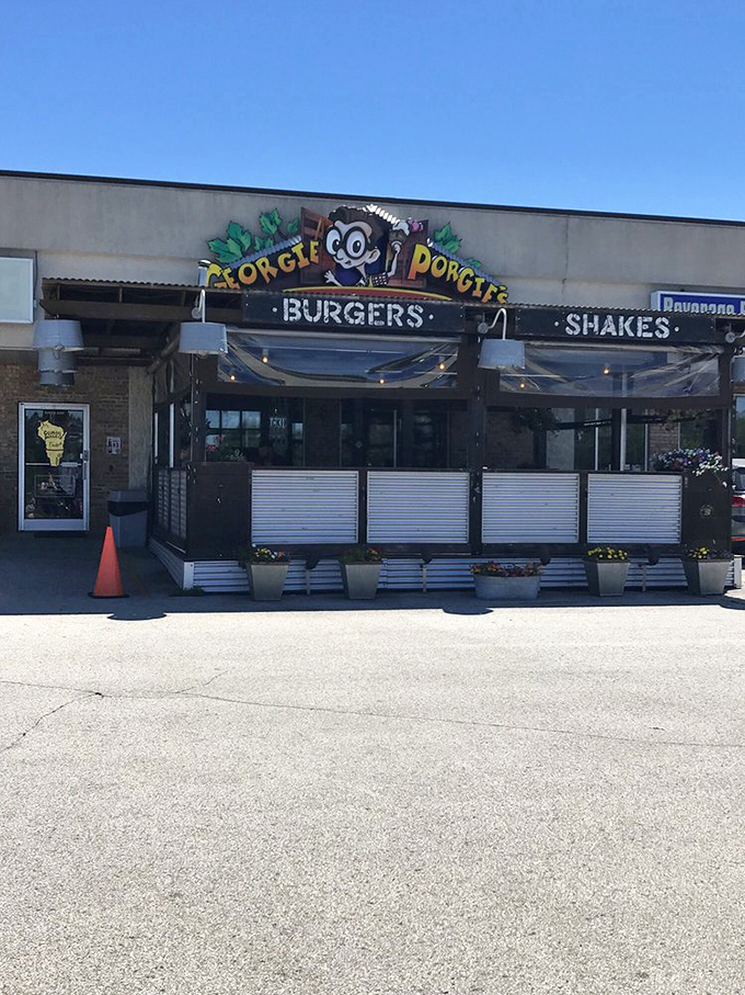 Who needs roadside diners when you can eat in a treehouse? Your inner child is squealing with joy.